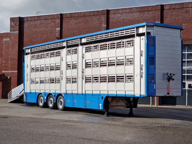 Pezzaioli New 3 stock livestock trailer 95.4M2 - Water & Ventilation ...